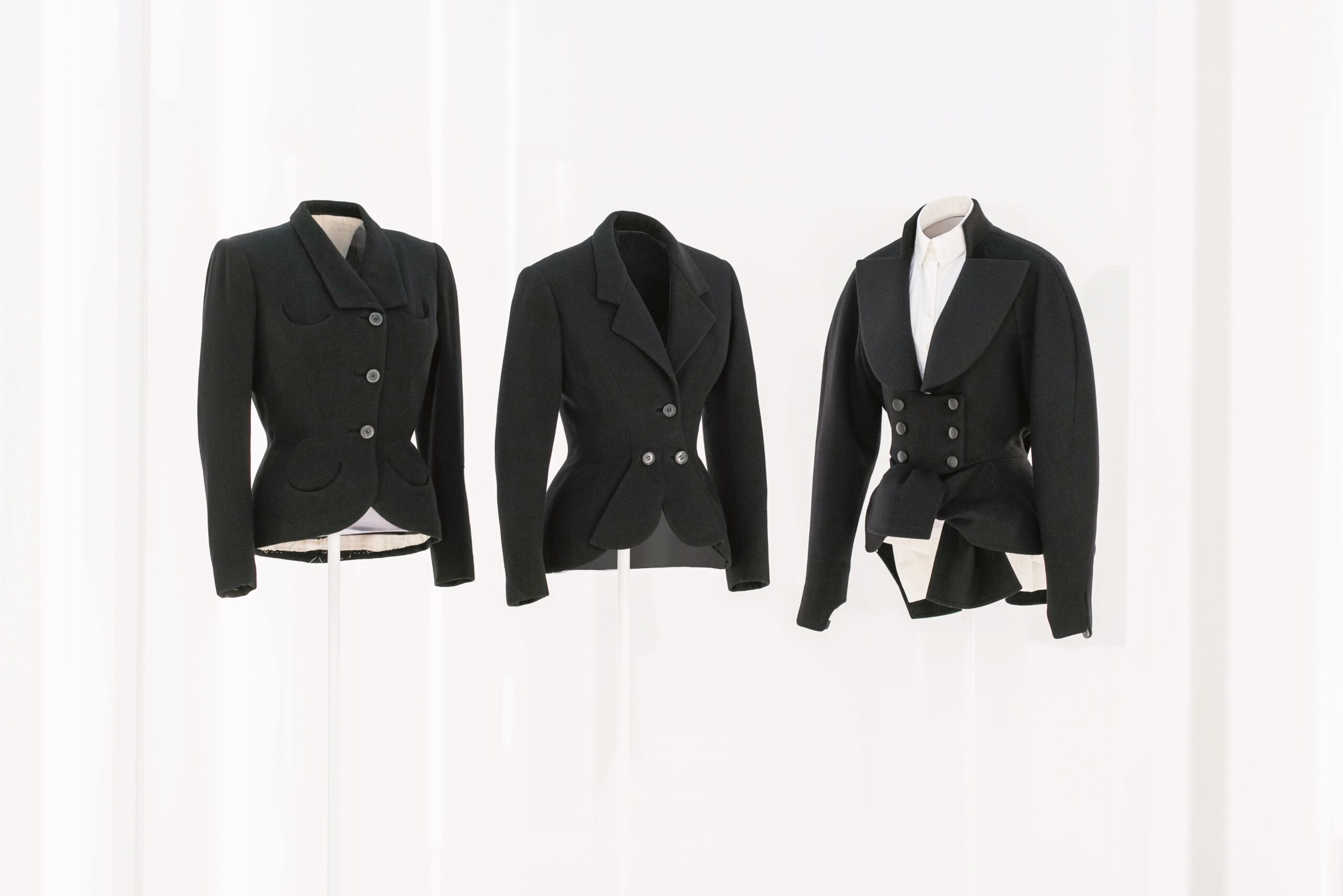 Azzedine Alaïa, Cristóbal Balenciaga. Sculptors of shape - Museo del ...